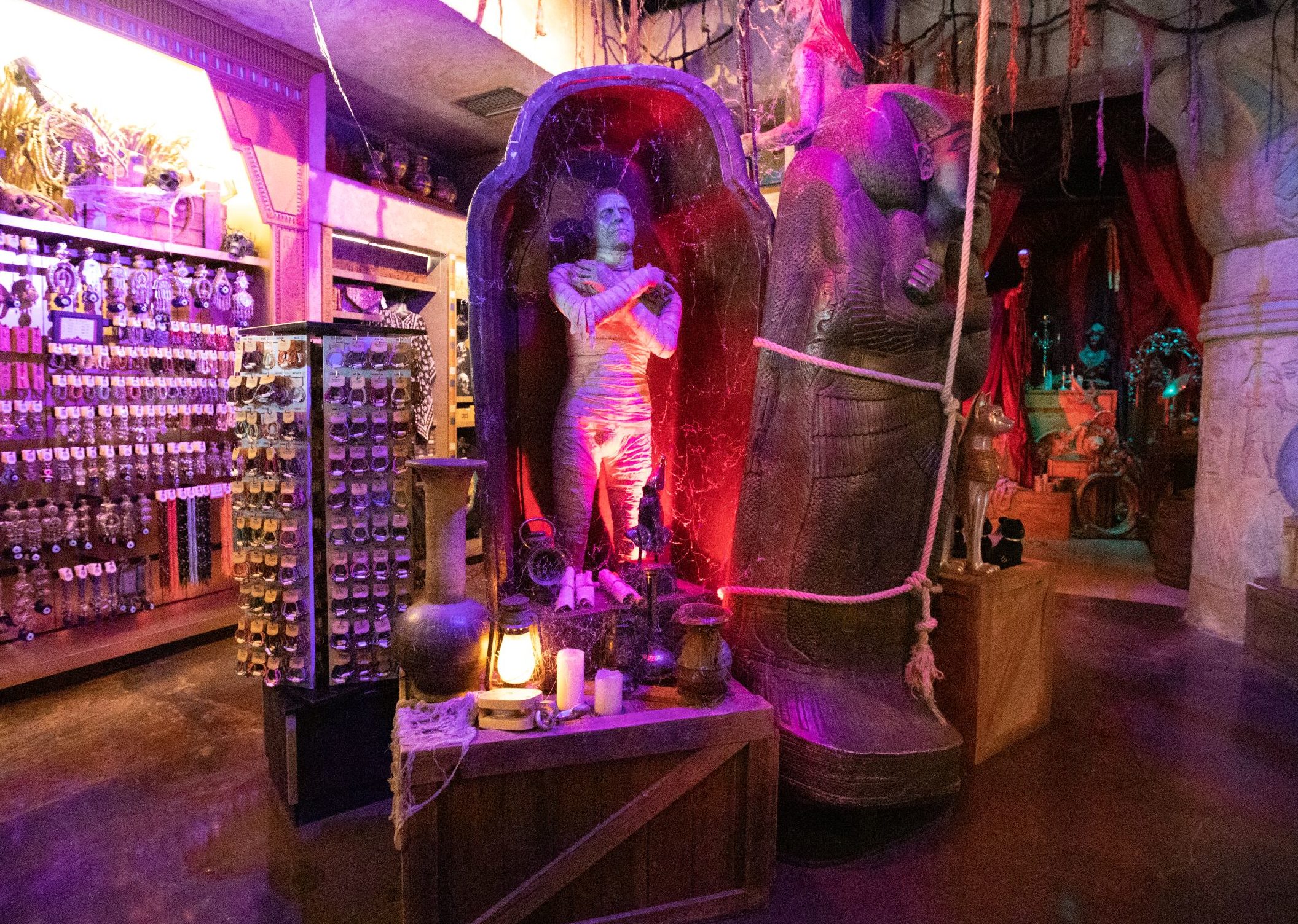 01_Universal Monsters_ A Tribute to the Creatures of the Night - Press ...